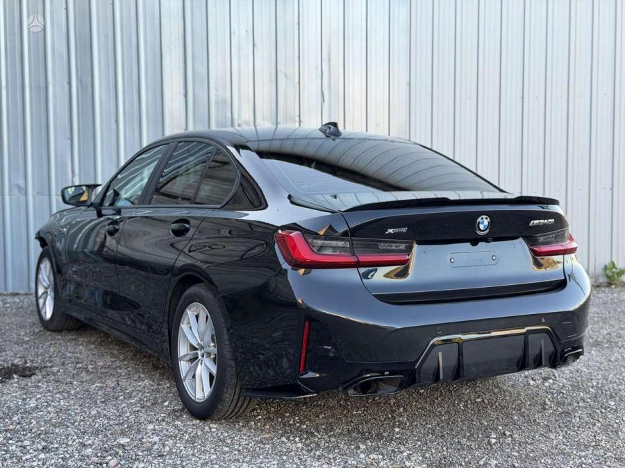 Black BMW 330 2019 in Kaunas, with an engine capacity of 2.00 L and mileage of 85 thousand km for 17500 €, photo 4 on AUTOMOTO.COM.LV