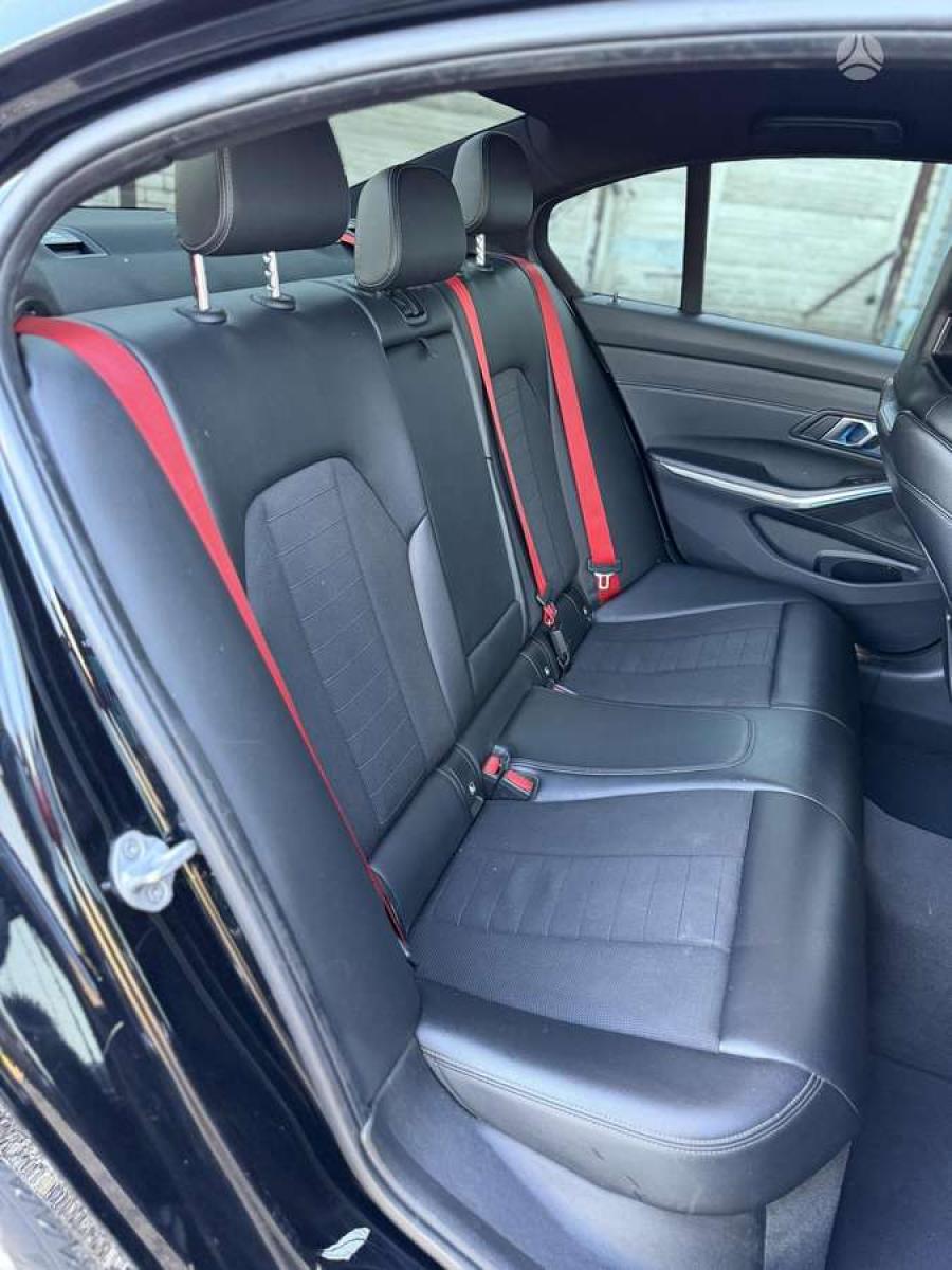 Black BMW 330 2019 in Kaunas, with an engine capacity of 2.00 L and mileage of 85 thousand km for 17500 €, photo 8 on AUTOMOTO.COM.LV
