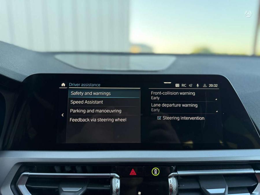 Black BMW 330 2019 in Kaunas, with an engine capacity of 2.00 L and mileage of 85 thousand km for 17500 €, photo 15 on AUTOMOTO.COM.LV