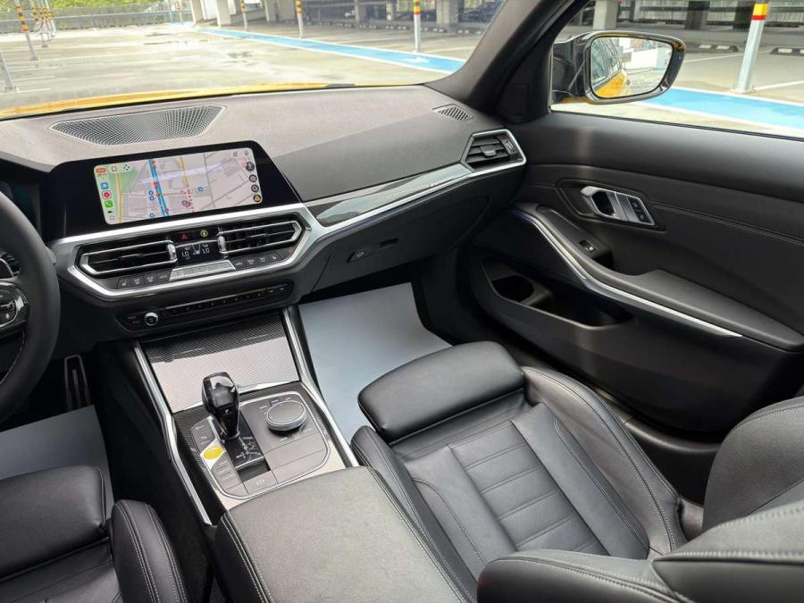 Black BMW 330 2019 in Vilnius, with an engine capacity of 2.00 L and mileage of 56 thousand km for 27600 €, photo 38 on AUTOMOTO.COM.LV