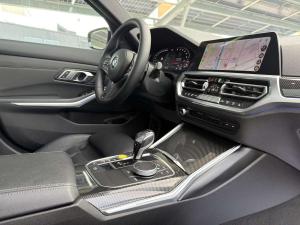 Black BMW 330 2019 in Vilnius, with an engine capacity of 2.00 L and mileage of 56 thousand km for 27600 €, photo 40 on AUTOMOTO.COM.LV