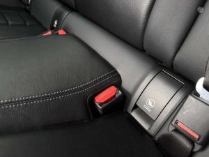 Black BMW 330 2019 in Vilnius, with an engine capacity of 2.00 L and mileage of 56 thousand km for 27600 €, photo 48 on AUTOMOTO.COM.LV