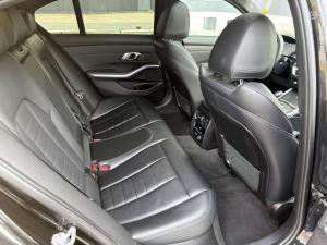 Black BMW 330 2019 in Vilnius, with an engine capacity of 2.00 L and mileage of 56 thousand km for 27600 €, photo 50 on AUTOMOTO.COM.LV