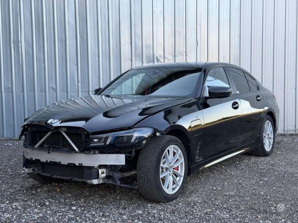 Melns BMW 330 2019 Kauņa, ar dzinēja tilpumu 2.00 L un nobraukumu 85 tūkst. km par 16300 €, foto 1 vietnē AUTOMOTO.COM.LV