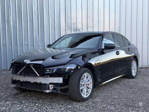 Black BMW 330 2019 in Kaunas, with an engine capacity of 2.00 L and mileage of 85 thousand km for 16300 €, photo  on AUTOMOTO.COM.LV