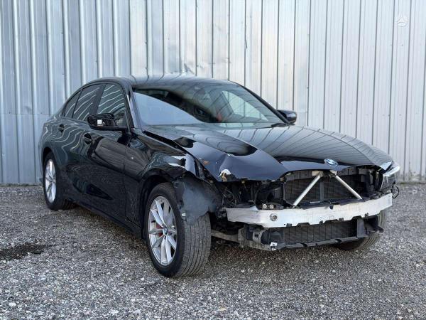 Melns BMW 330 2019 Kauņa, ar dzinēja tilpumu 2.00 L un nobraukumu 85 tūkst. km par 16300 €, foto 2 vietnē AUTOMOTO.COM.LV