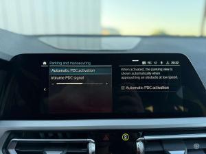 Black BMW 330 2019 in Kaunas, with an engine capacity of 2.00 L and mileage of 85 thousand km for 16300 €, photo 16 on AUTOMOTO.COM.LV