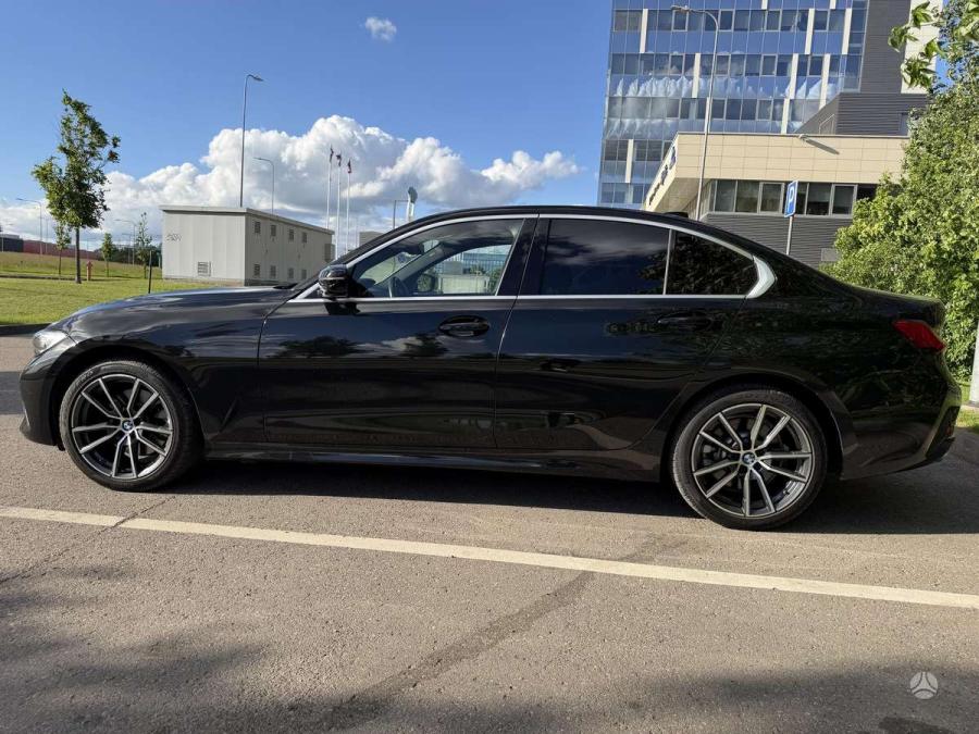 Melns BMW 330 2019 Viļņa, ar dzinēja tilpumu 2.00 L un nobraukumu 106 tūkst. km par 20400 €, foto 6 vietnē AUTOMOTO.COM.LV
