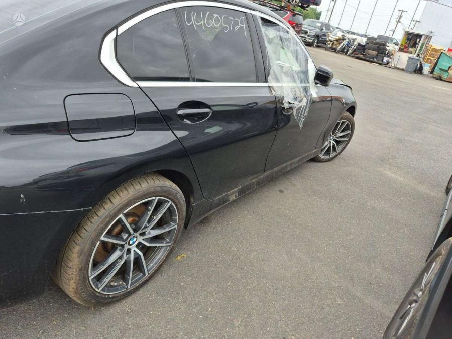 Melns BMW 330 2019 Klaipėda, ar dzinēja tilpumu 2.00 L un nobraukumu 130 tūkst. km par 9800 €, foto 15 vietnē AUTOMOTO.COM.LV