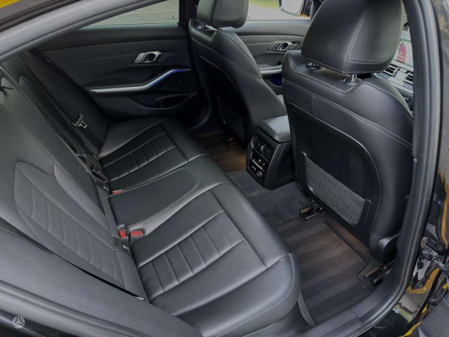 Melns BMW 330 2019 Viļņa, ar dzinēja tilpumu 2.00 L un nobraukumu 57 tūkst. km par 27000 €, foto 49 vietnē AUTOMOTO.COM.LV