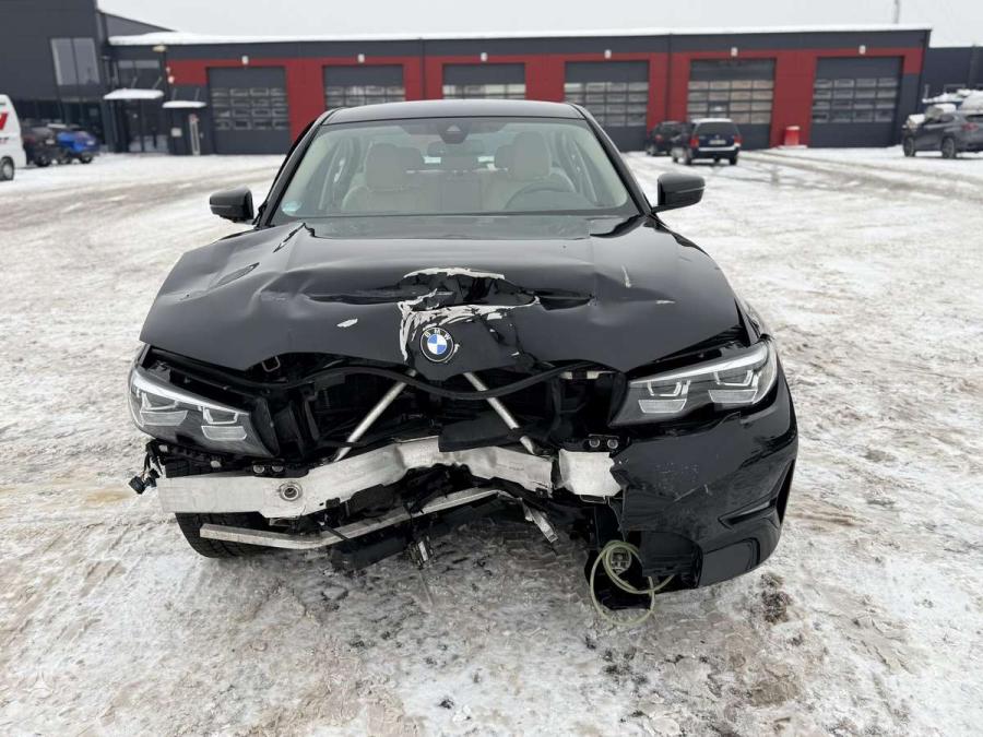 Melns BMW 330 2020 Kauņa, ar dzinēja tilpumu 2.00 L un nobraukumu 68 tūkst. km par 8800 €, foto 8 vietnē AUTOMOTO.COM.LV