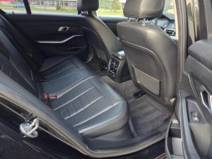 Melns BMW 330 2020 Rīga, ar dzinēja tilpumu 3.00 L un nobraukumu 180 tūkst. km par 22900 €, foto 14 vietnē AUTOMOTO.COM.LV