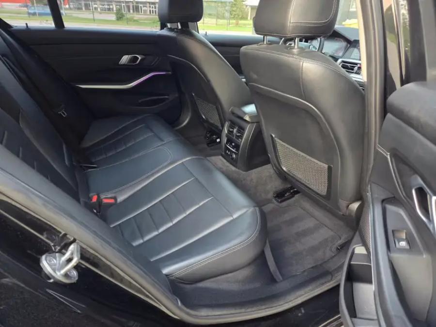 Melns BMW 330 2020 Jelgava, ar dzinēja tilpumu 3.00 L un nobraukumu 180 tūkst. km par 22900 €, foto 10 vietnē AUTOMOTO.COM.LV