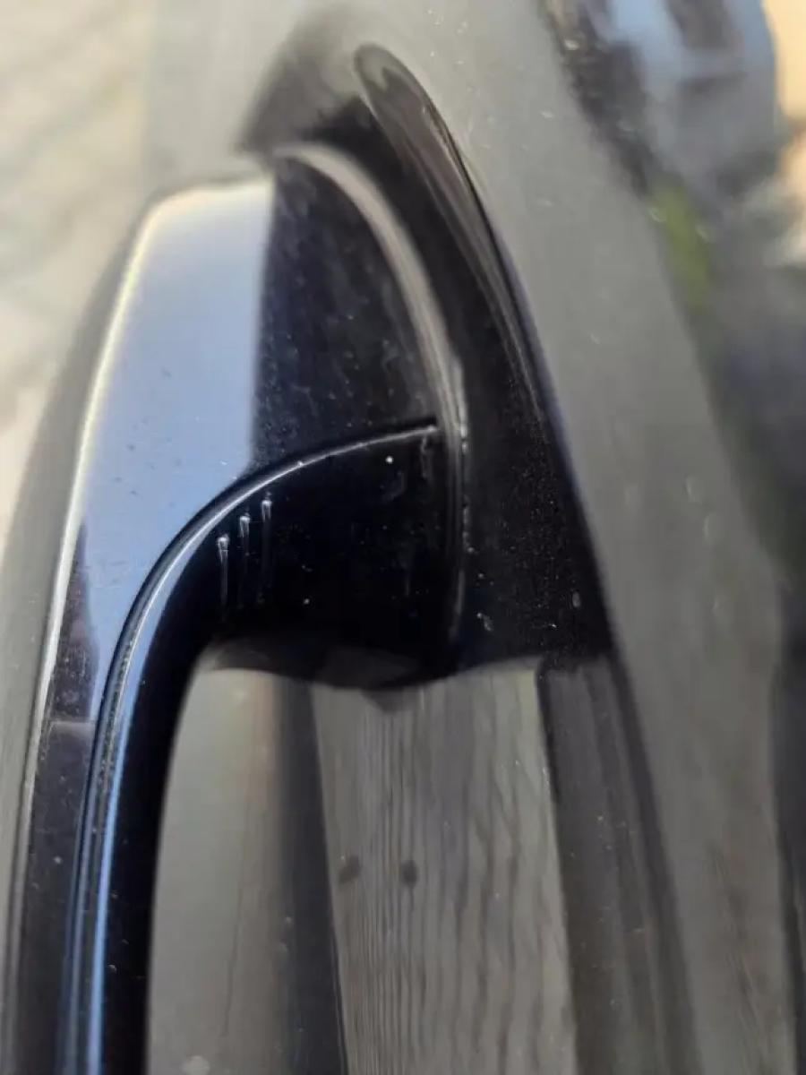 Melns BMW 330 2020 Jelgava, ar dzinēja tilpumu 3.00 L un nobraukumu 180 tūkst. km par 22900 €, foto 21 vietnē AUTOMOTO.COM.LV