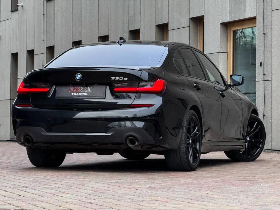 Melns BMW 330 2020 Rīga, ar dzinēja tilpumu 2.00 L un nobraukumu 149 tūkst. km par 24300 €, foto 5 vietnē AUTOMOTO.COM.LV