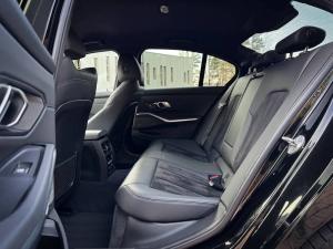 Melns BMW 330 2020 Rīga, ar dzinēja tilpumu 2.00 L un nobraukumu 149 tūkst. km par 24300 €, foto 18 vietnē AUTOMOTO.COM.LV