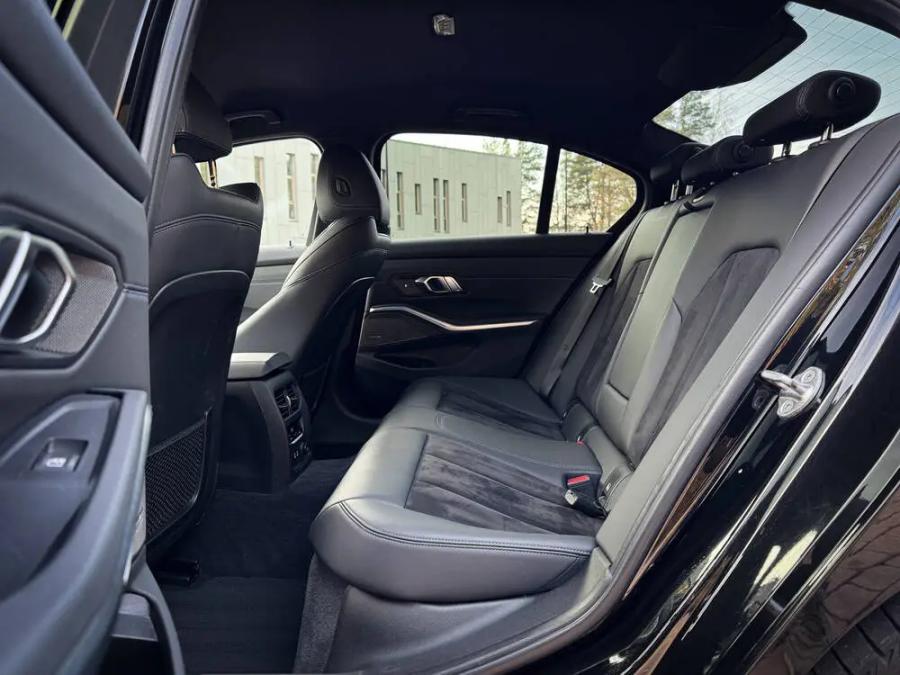 Melns BMW 330 2020 Rīga, ar dzinēja tilpumu 2.00 L un nobraukumu 149 tūkst. km par 24300 €, foto 18 vietnē AUTOMOTO.COM.LV