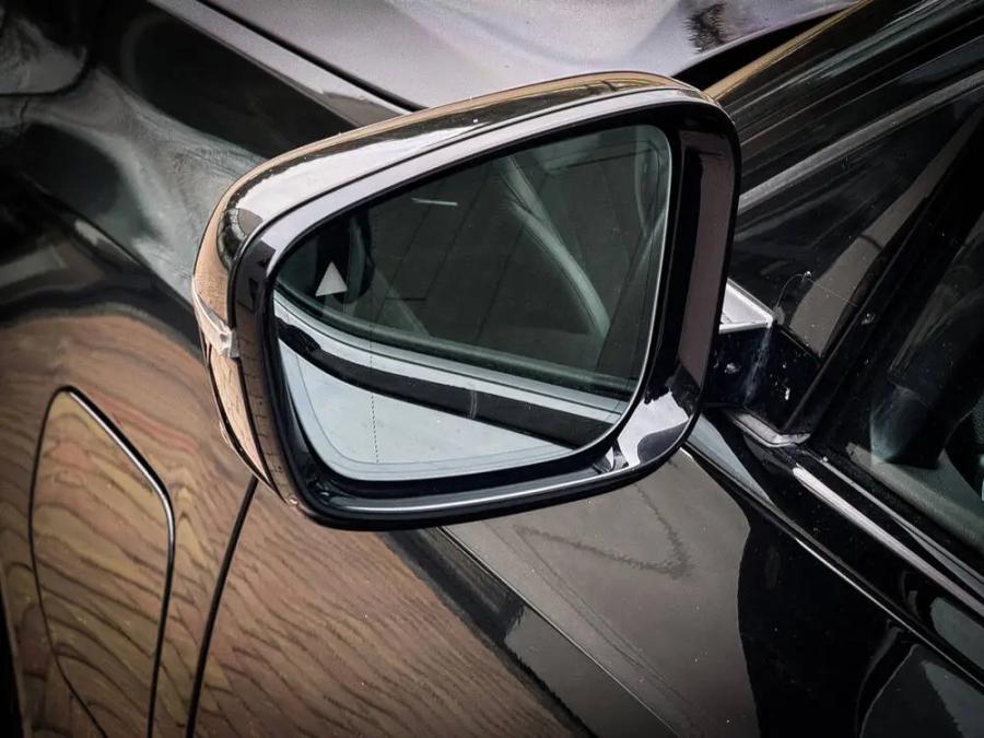 Melns BMW 330 2020 Rīga, ar dzinēja tilpumu 2.00 L un nobraukumu 149 tūkst. km par 24300 €, foto 24 vietnē AUTOMOTO.COM.LV