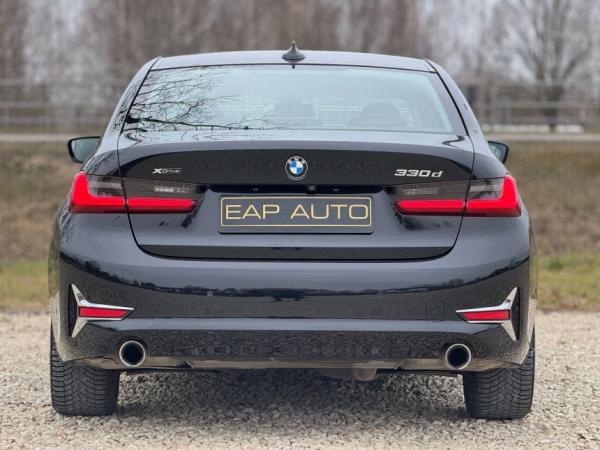 Black BMW 330 2020 in Riga, with an engine capacity of 3.00 L and mileage of 181 thousand km for 23500 €, photo 8 on AUTOMOTO.COM.LV