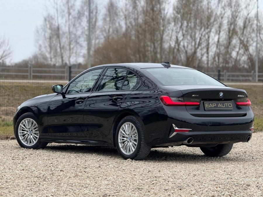 Black BMW 330 2020 in Riga, with an engine capacity of 3.00 L and mileage of 181 thousand km for 23500 €, photo 11 on AUTOMOTO.COM.LV