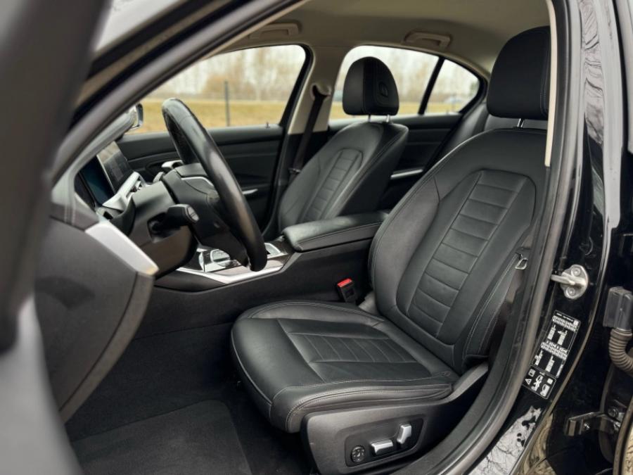 Black BMW 330 2020 in Riga, with an engine capacity of 3.00 L and mileage of 181 thousand km for 23500 €, photo 13 on AUTOMOTO.COM.LV
