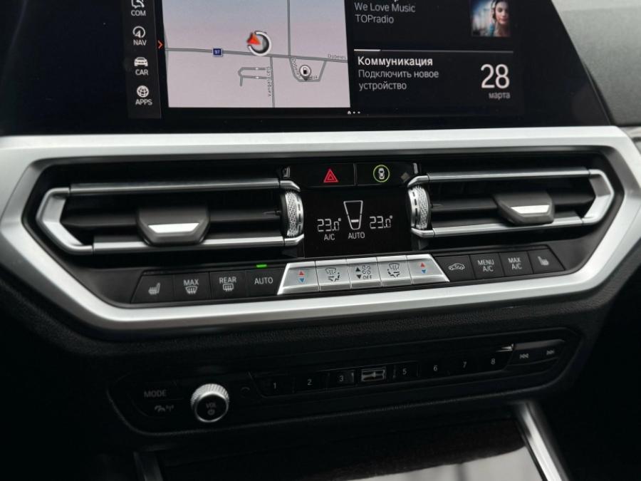 Black BMW 330 2020 in Riga, with an engine capacity of 3.00 L and mileage of 181 thousand km for 23500 €, photo 21 on AUTOMOTO.COM.LV