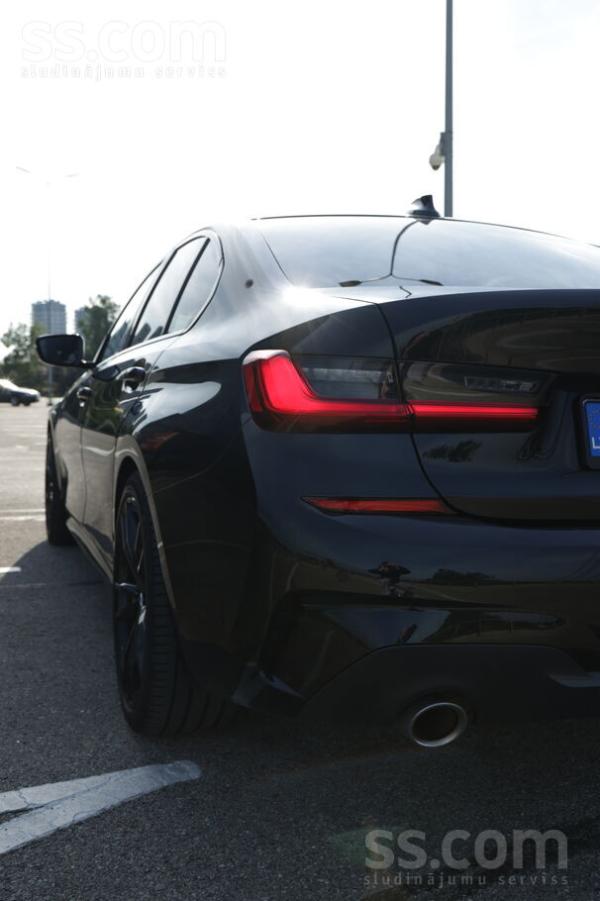Black BMW 330 2020 in Riga, with an engine capacity of 2.00 L and mileage of 98 thousand km for 31700 €, photo 3 on AUTOMOTO.COM.LV