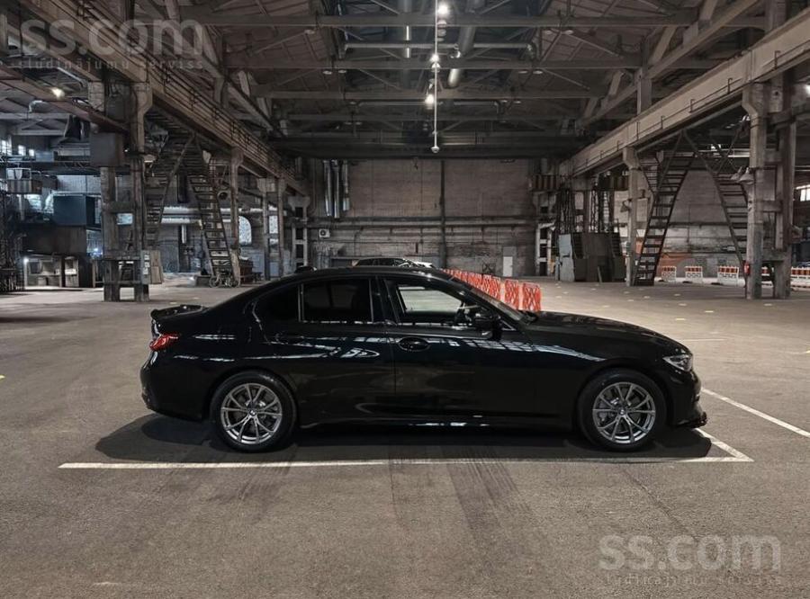 Black BMW 330 2020 in Tallinn, with an engine capacity of 2.00 L and mileage of 80 thousand km for 25000 €, photo 4 on AUTOMOTO.COM.LV