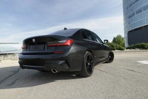Black BMW 330 2020 in Riga, with an engine capacity of 2.00 L and mileage of 98 thousand km for 31000 €, photo 4 on AUTOMOTO.COM.LV