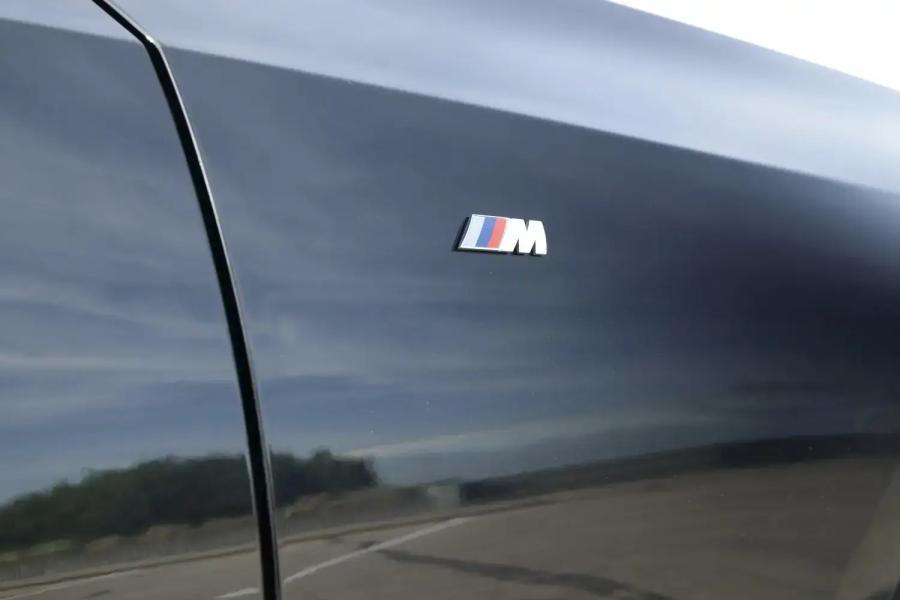 Black BMW 330 2020 in Riga, with an engine capacity of 2.00 L and mileage of 98 thousand km for 31000 €, photo 8 on AUTOMOTO.COM.LV