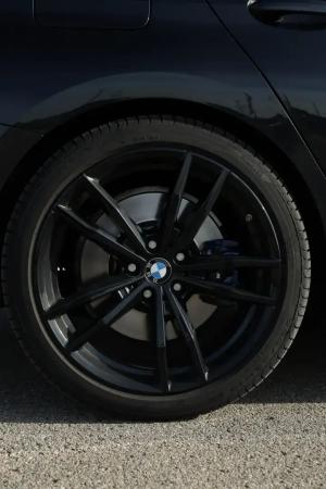 Black BMW 330 2020 in Riga, with an engine capacity of 2.00 L and mileage of 98 thousand km for 31000 €, photo 11 on AUTOMOTO.COM.LV