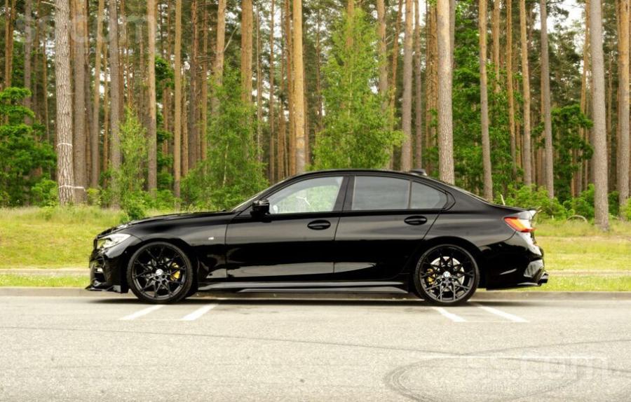Black BMW 330 2020 in Riga, with an engine capacity of 2.00 L and mileage of 88 thousand km for 28590 €, photo 5 on AUTOMOTO.COM.LV