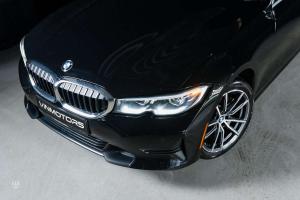 Black BMW 330 2020 in Vilnius, with an engine capacity of 2.00 L and mileage of 113 thousand km for 21999 €, photo 8 on AUTOMOTO.COM.LV