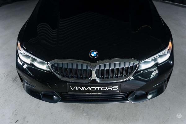 Melns BMW 330 2020 Viļņa, ar dzinēja tilpumu 2.00 L un nobraukumu 113 tūkst. km par 21999 €, foto 10 vietnē AUTOMOTO.COM.LV