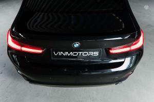 Black BMW 330 2020 in Vilnius, with an engine capacity of 2.00 L and mileage of 113 thousand km for 21999 €, photo 13 on AUTOMOTO.COM.LV