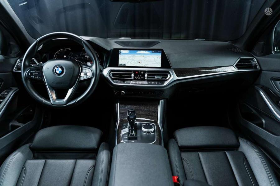 Black BMW 330 2020 in Vilnius, with an engine capacity of 2.00 L and mileage of 113 thousand km for 21999 €, photo 20 on AUTOMOTO.COM.LV