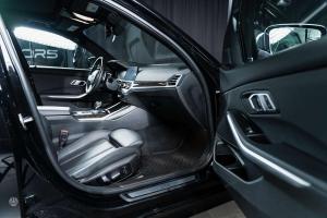 Black BMW 330 2020 in Vilnius, with an engine capacity of 2.00 L and mileage of 113 thousand km for 21999 €, photo 25 on AUTOMOTO.COM.LV