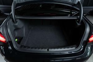 Black BMW 330 2020 in Vilnius, with an engine capacity of 2.00 L and mileage of 113 thousand km for 21999 €, photo 30 on AUTOMOTO.COM.LV