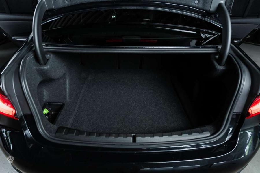 Black BMW 330 2020 in Vilnius, with an engine capacity of 2.00 L and mileage of 113 thousand km for 21999 €, photo 30 on AUTOMOTO.COM.LV