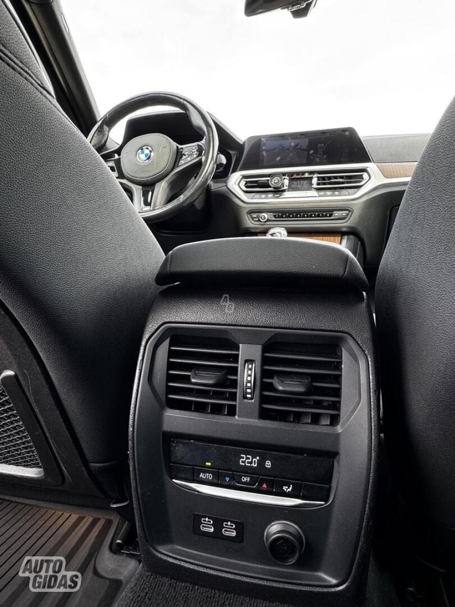 Black BMW 330 2021 in Klaipeda, with an engine capacity of 2.00 L and mileage of 108 thousand km for 24999 €, photo 12 on AUTOMOTO.COM.LV