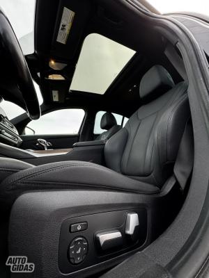 Black BMW 330 2021 in Klaipeda, with an engine capacity of 2.00 L and mileage of 108 thousand km for 24999 €, photo 17 on AUTOMOTO.COM.LV