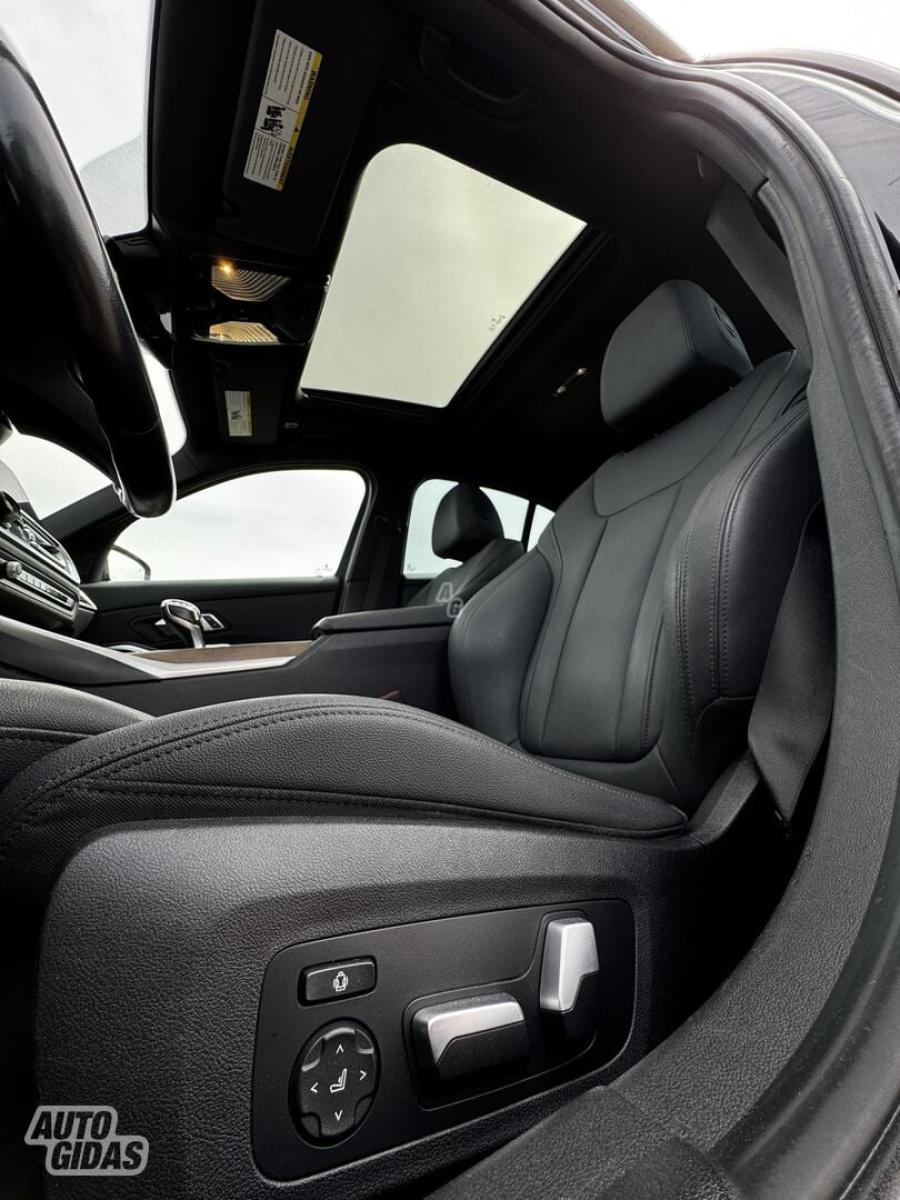 Black BMW 330 2021 in Klaipeda, with an engine capacity of 2.00 L and mileage of 108 thousand km for 24999 €, photo 17 on AUTOMOTO.COM.LV