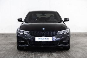 Black BMW 330 2021 in Vilnius, with an engine capacity of 2.00 L and mileage of 119 thousand km for 32752 €, photo 3 on AUTOMOTO.COM.LV