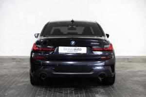 Black BMW 330 2021 in Vilnius, with an engine capacity of 2.00 L and mileage of 119 thousand km for 32752 €, photo 13 on AUTOMOTO.COM.LV