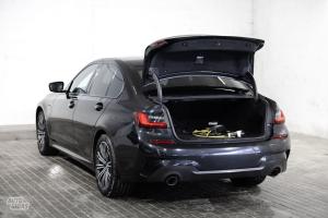 Black BMW 330 2021 in Vilnius, with an engine capacity of 2.00 L and mileage of 119 thousand km for 32752 €, photo 14 on AUTOMOTO.COM.LV