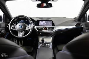 Black BMW 330 2021 in Vilnius, with an engine capacity of 2.00 L and mileage of 119 thousand km for 32752 €, photo 18 on AUTOMOTO.COM.LV