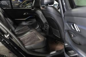 Black BMW 330 2021 in Vilnius, with an engine capacity of 2.00 L and mileage of 119 thousand km for 32752 €, photo 33 on AUTOMOTO.COM.LV