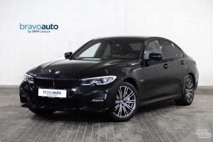 Black BMW 330 2021 in Vilnius, with an engine capacity of 2.00 L and mileage of 119 thousand km for 32752 €, photo  on AUTOMOTO.COM.LV
