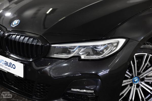 Melns BMW 330 2021 Viļņa, ar dzinēja tilpumu 2.00 L un nobraukumu 119 tūkst. km par 32752 €, foto 6 vietnē AUTOMOTO.COM.LV