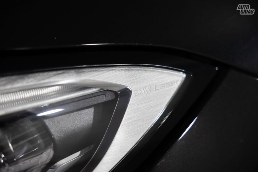 Black BMW 330 2021 in Vilnius, with an engine capacity of 2.00 L and mileage of 119 thousand km for 32752 €, photo 8 on AUTOMOTO.COM.LV